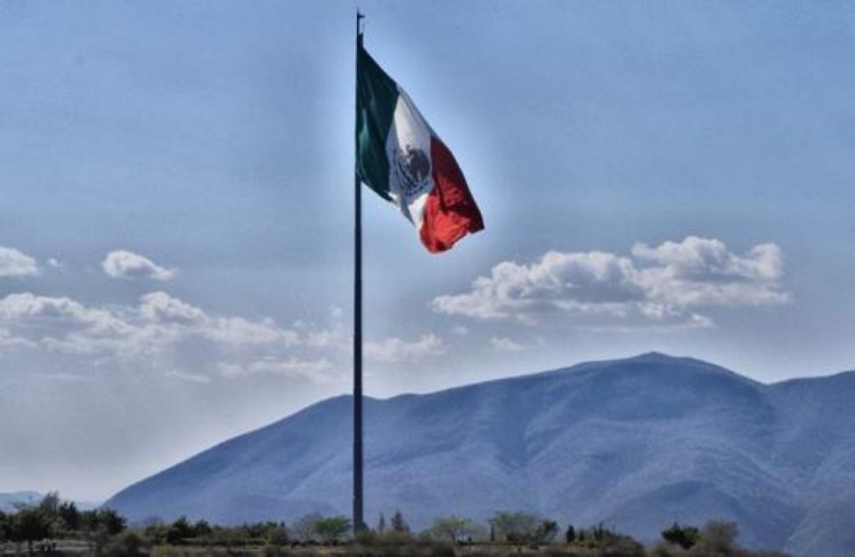 Día de la Bandera. Estas son las banderas más grandes en México